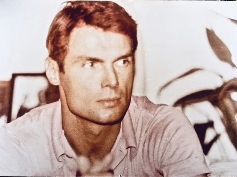 HOYT RICHARDS: MODEL BEHAVIOR - Nantucket Magazine