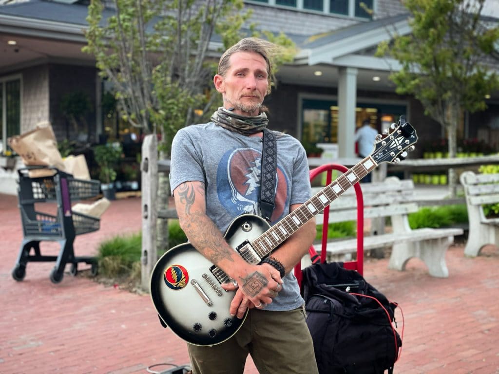 Street Guitarist "Matty X" Makes a Splash on Nantucket - Nantucket Magazine