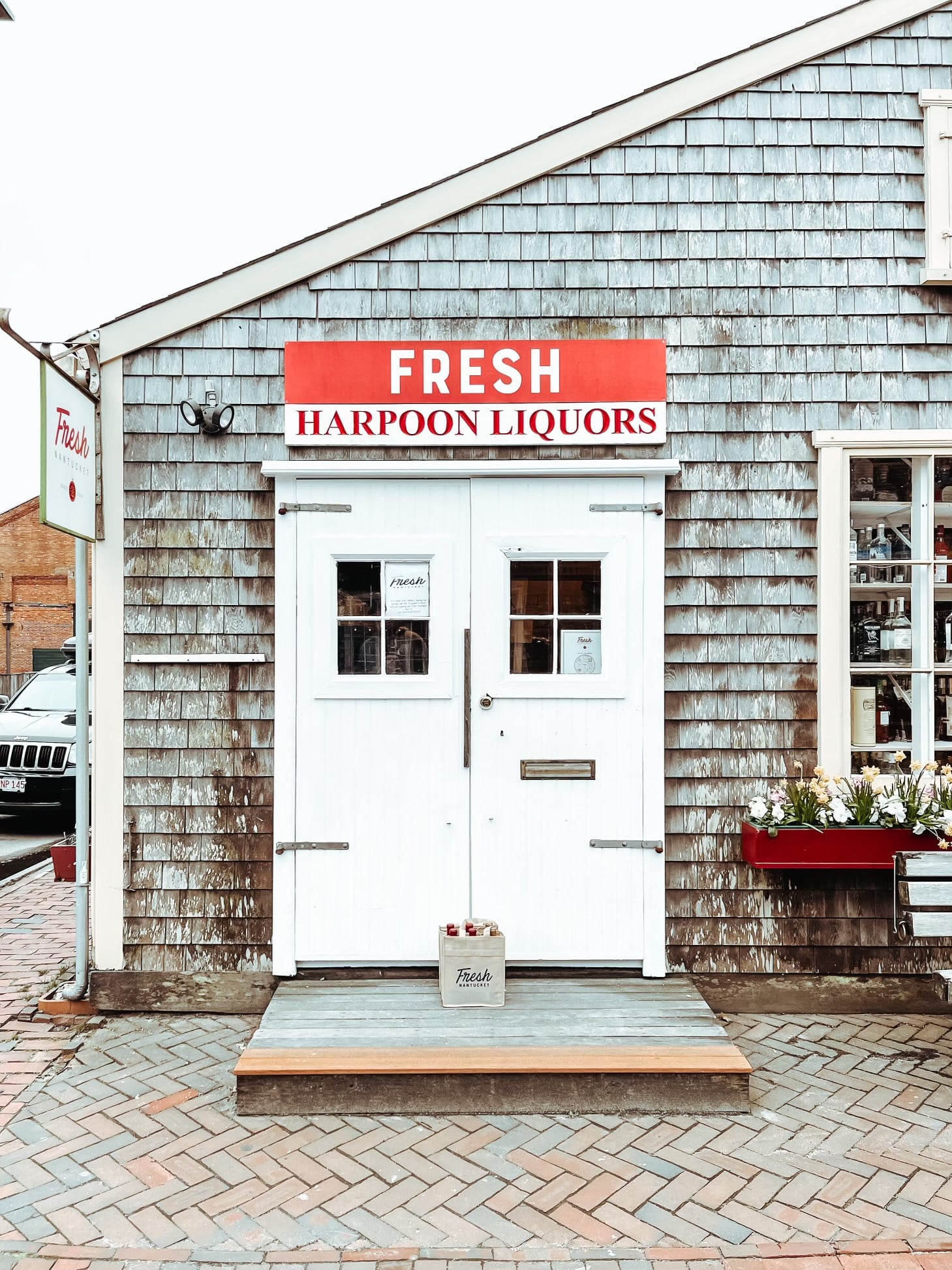 NANTUCKET CURRENT: THE SUMMER OF SELTZER - Nantucket Magazine